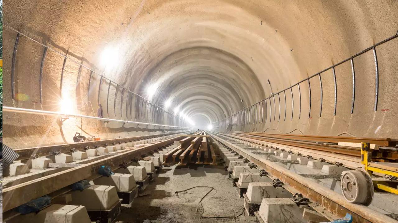 Namma Metro Completes Tunnel Under Nagawara Flyover Using New Technique